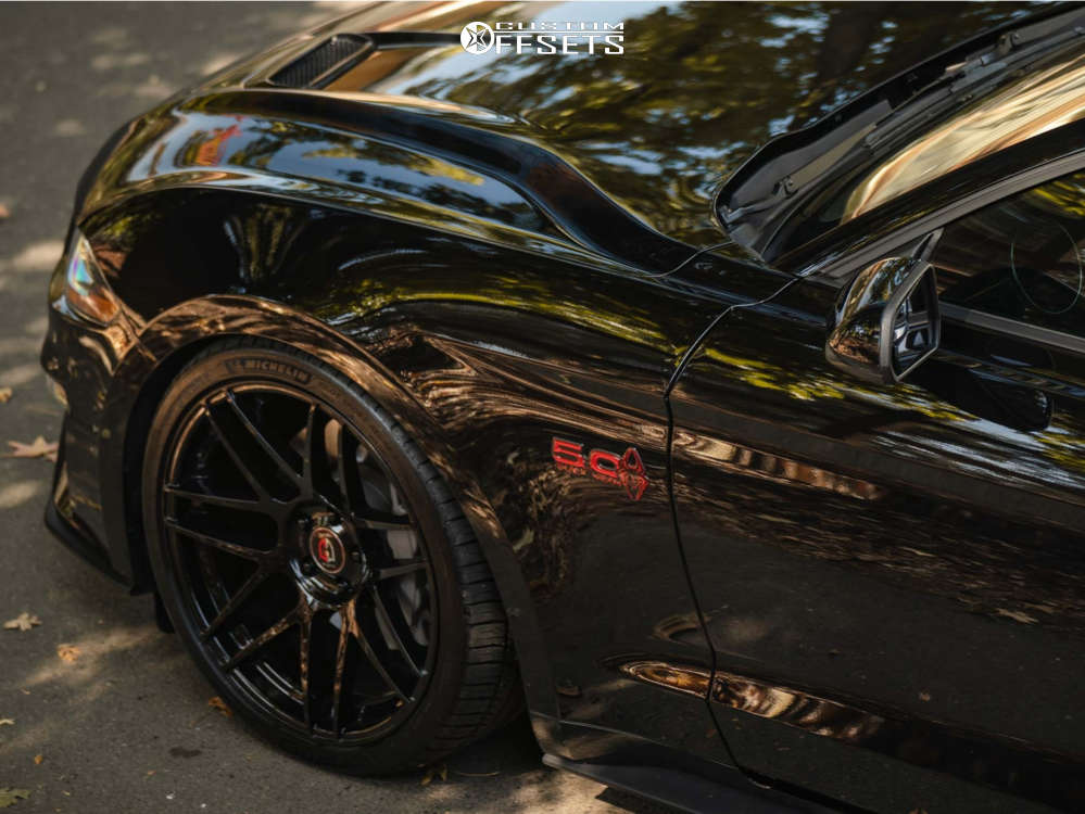 2020 Ford Mustang with 20x9.5 30 Curva C300 and 275/30R20 Michelin ...