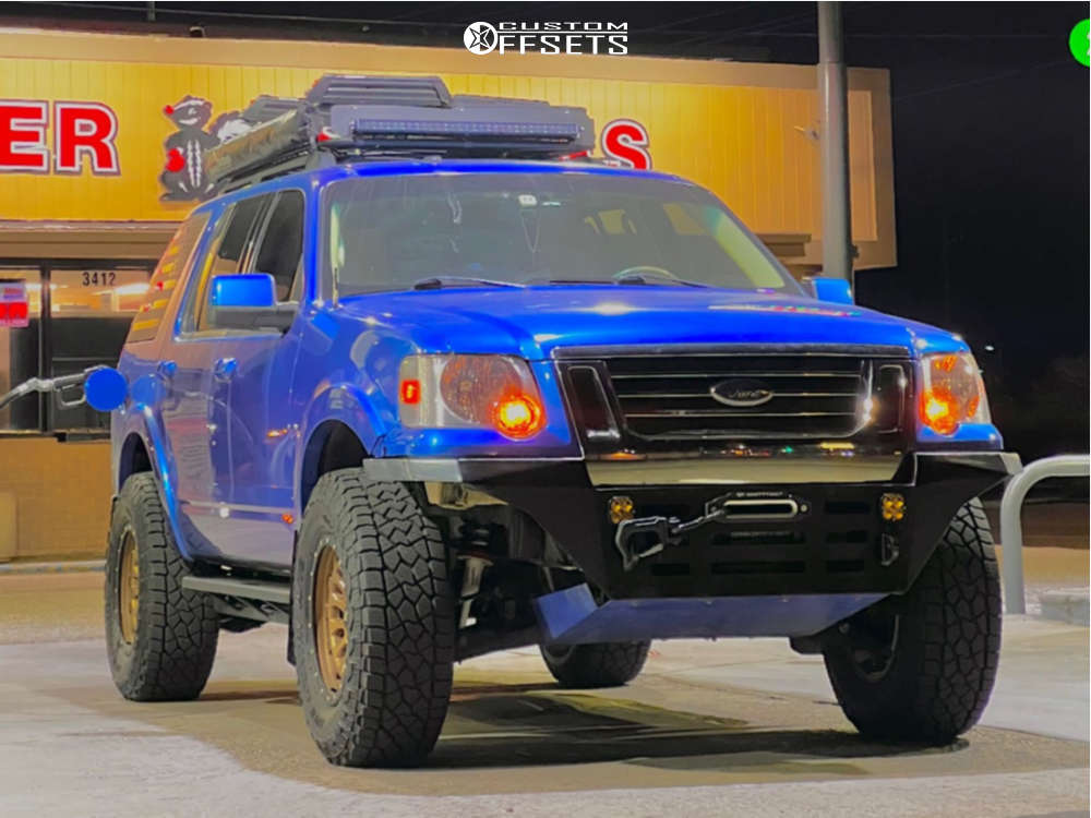 2010 Ford Explorer with 17x8.5 0 Rough Country 87 Series and 285/70R17 ...