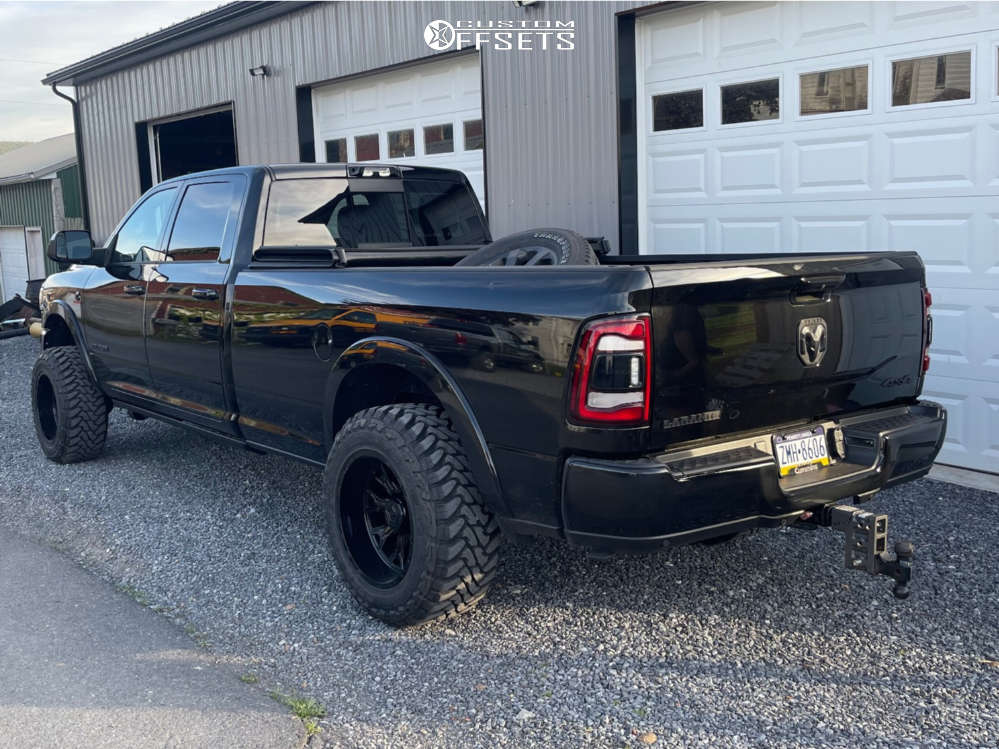 2022 Ram 3500 with 20x12 -44 TIS 560B and 35/12.5R20 Toyo Tires Open ...