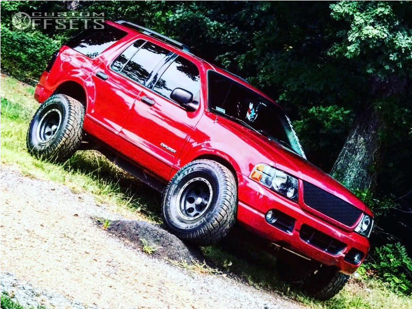 2004 Ford Explorer with 15x10 -46 Eagle Alloy Series 185 and 33/12.5R15 ...