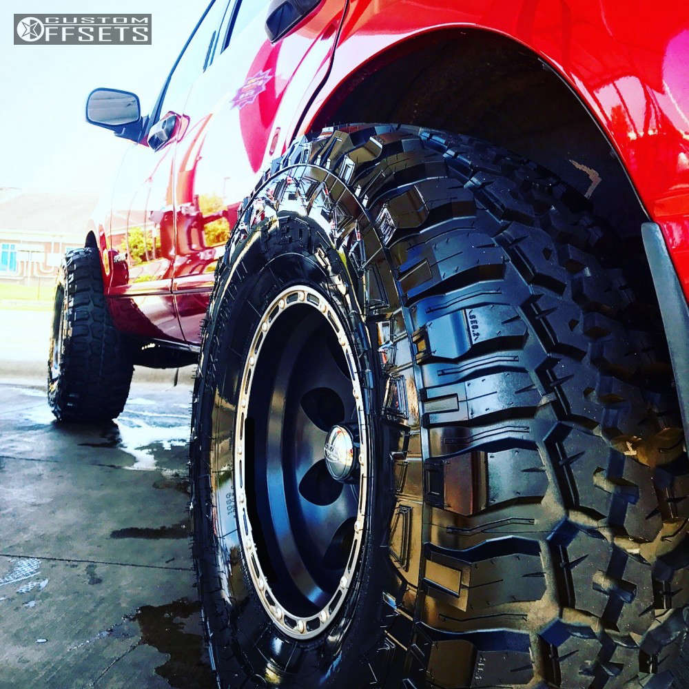 2004 Ford Explorer with 15x10 -46 Eagle Alloy Series 185 and 33/12.5R15 ...