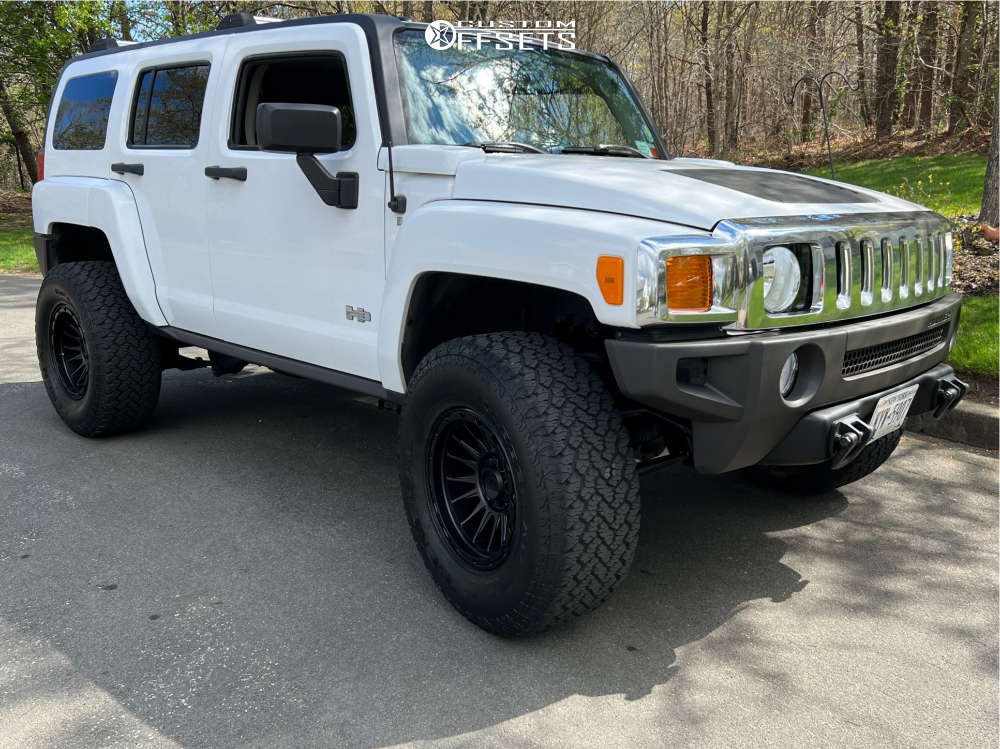 2007 Hummer H3 with 17x9 -12 KMC Km542 and 315/70R17 General Grabber ...