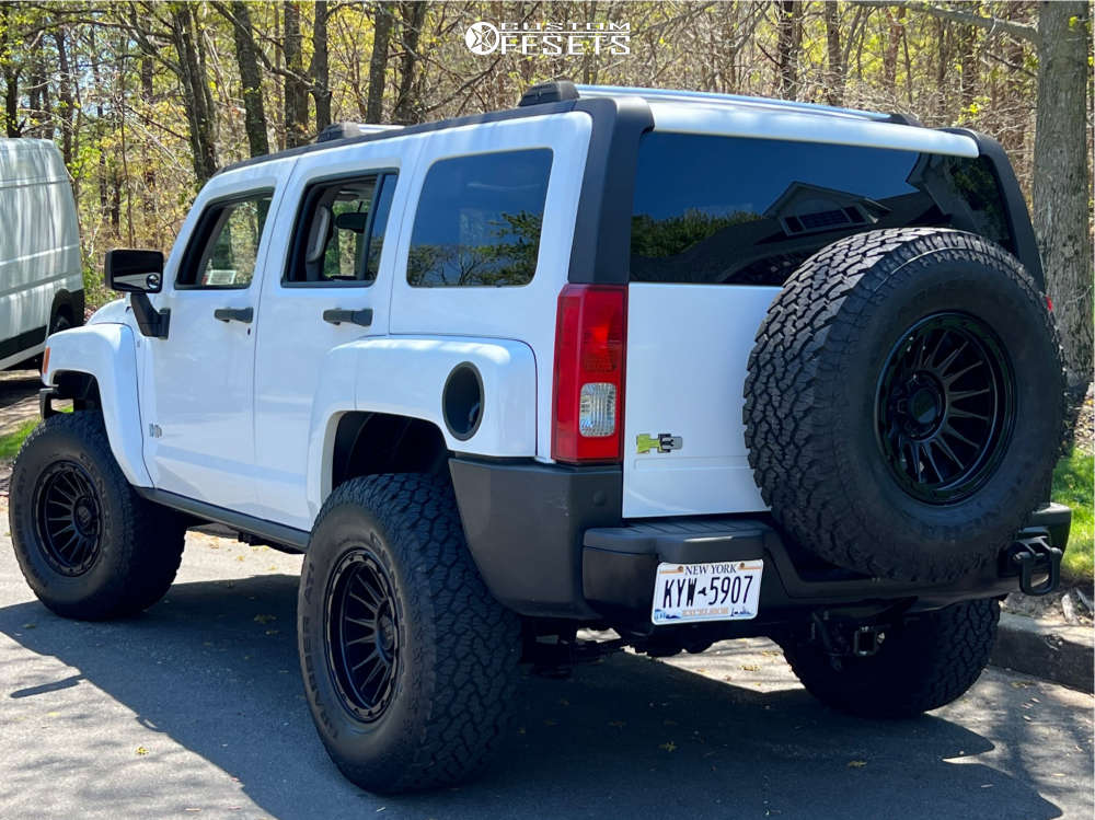 2007 Hummer H3 with 17x9 -12 KMC Km542 and 315/70R17 General Grabber ...