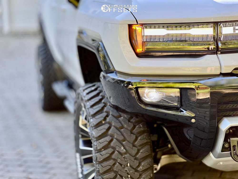 2022 GMC Hummer EV with 22x10 -18 Fuel Assault and 35/12.5R22 Venom ...