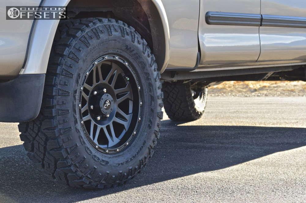 2003 Toyota Tundra with 17x8 0 Pro Comp Series 05 and 285/70R17 ...