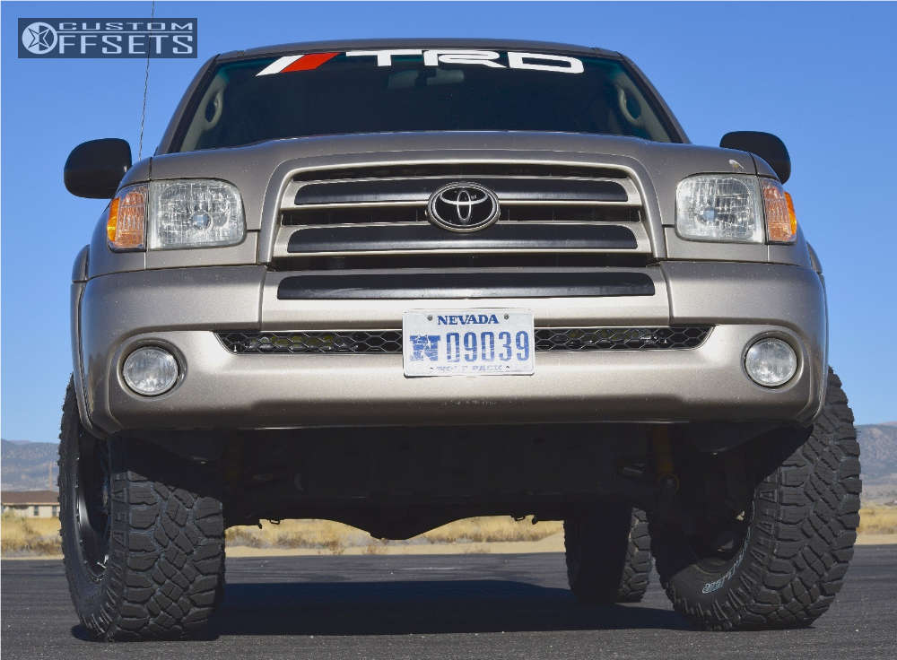 2003 Toyota Tundra with 17x8 0 Pro Comp Series 05 and 285/70R17 ...