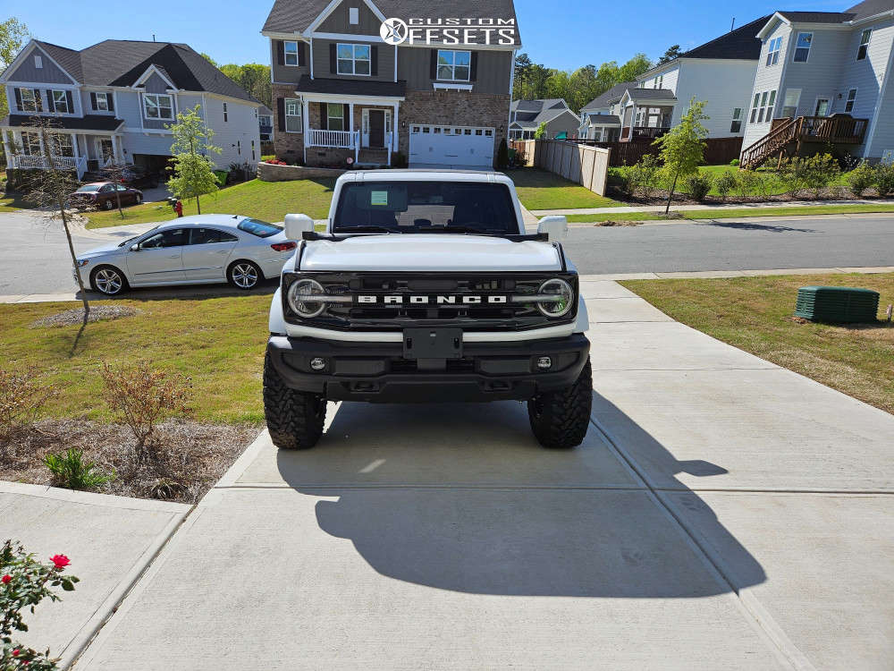 2023 Ford Bronco with 18x9 18 Method Mr316 and 285/75R18 Yokohama ...