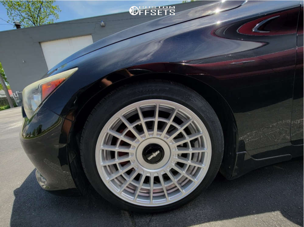 2015 INFINITI Q50 with 18x9.5 25 Rotiform Las-r and 245/40R18 Vercelli ...