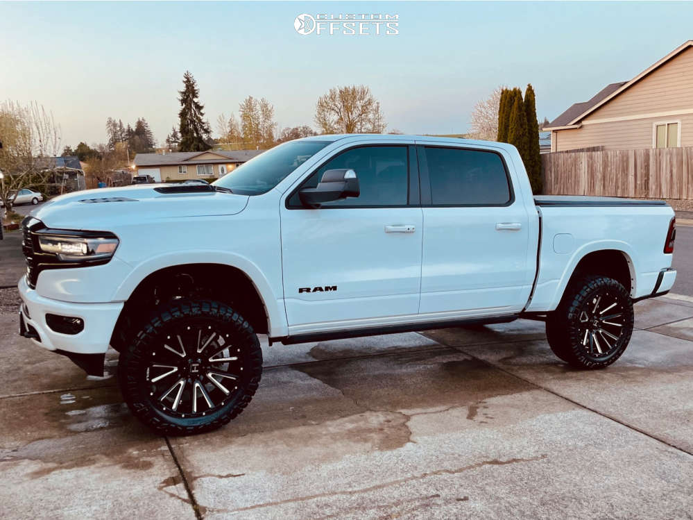 2022 Ram 1500 with 22x10 -25 Hostile Typhoon and 35/12.5R22 Nitto Ridge ...