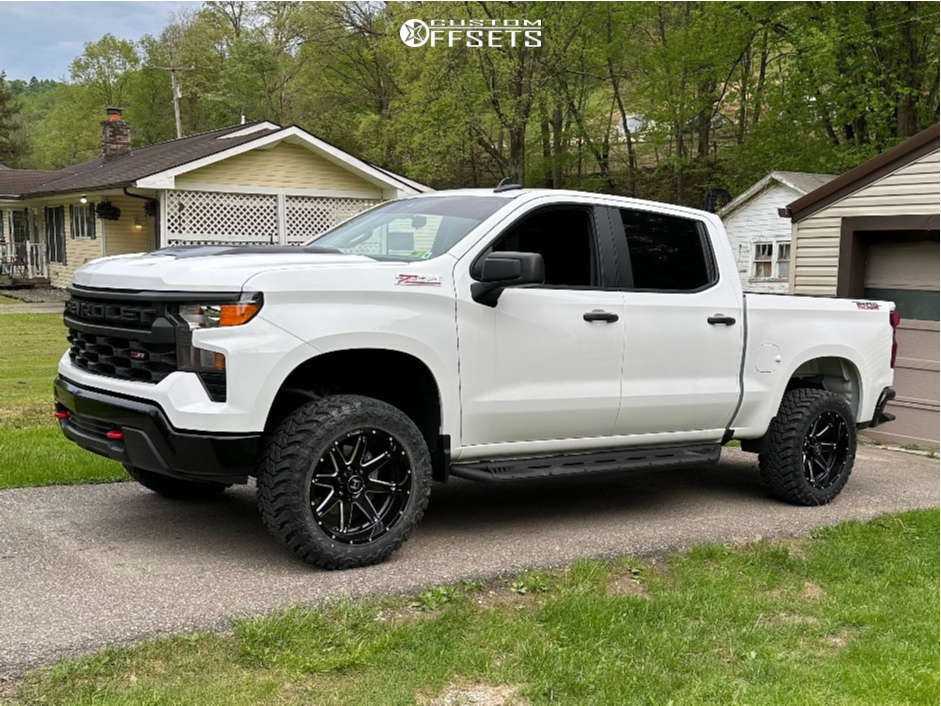 2022 Chevrolet Silverado 1500 with 20x10 -19 Hostile Alpha and 33/12 ...
