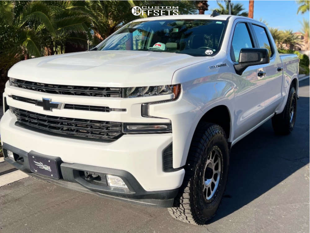 2019 Chevrolet Silverado 1500 with 18x9 0 Method MR305 and 35/12.5R18 ...