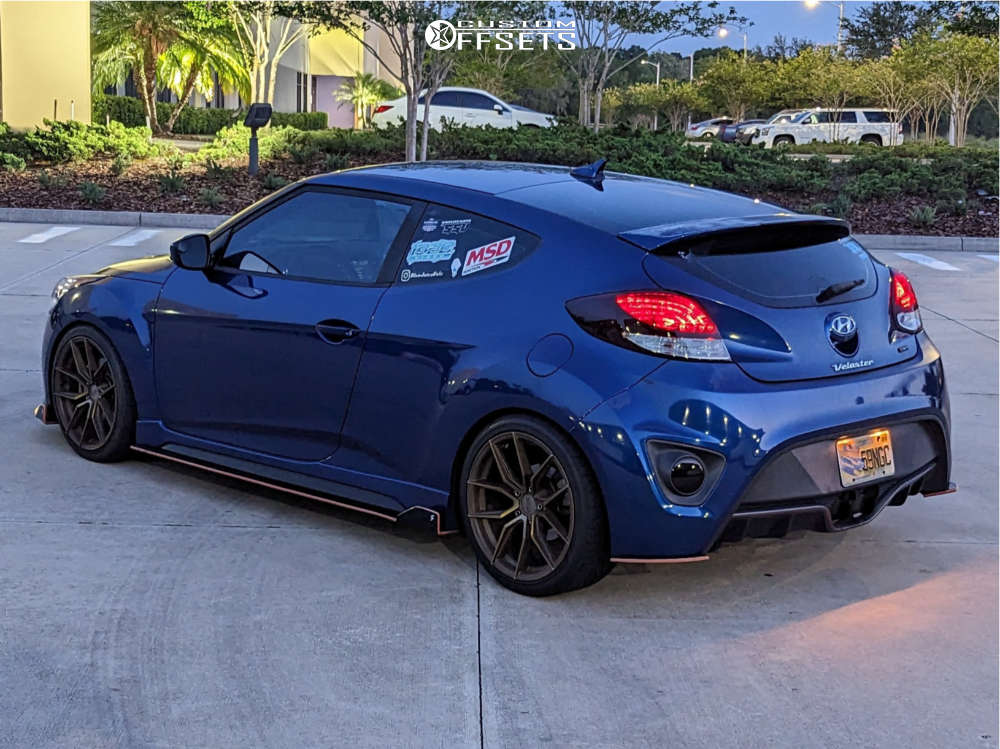 2017 Hyundai Veloster with 18x8.5 35 XXR 559 and 225/40R18 Nitto Neo ...