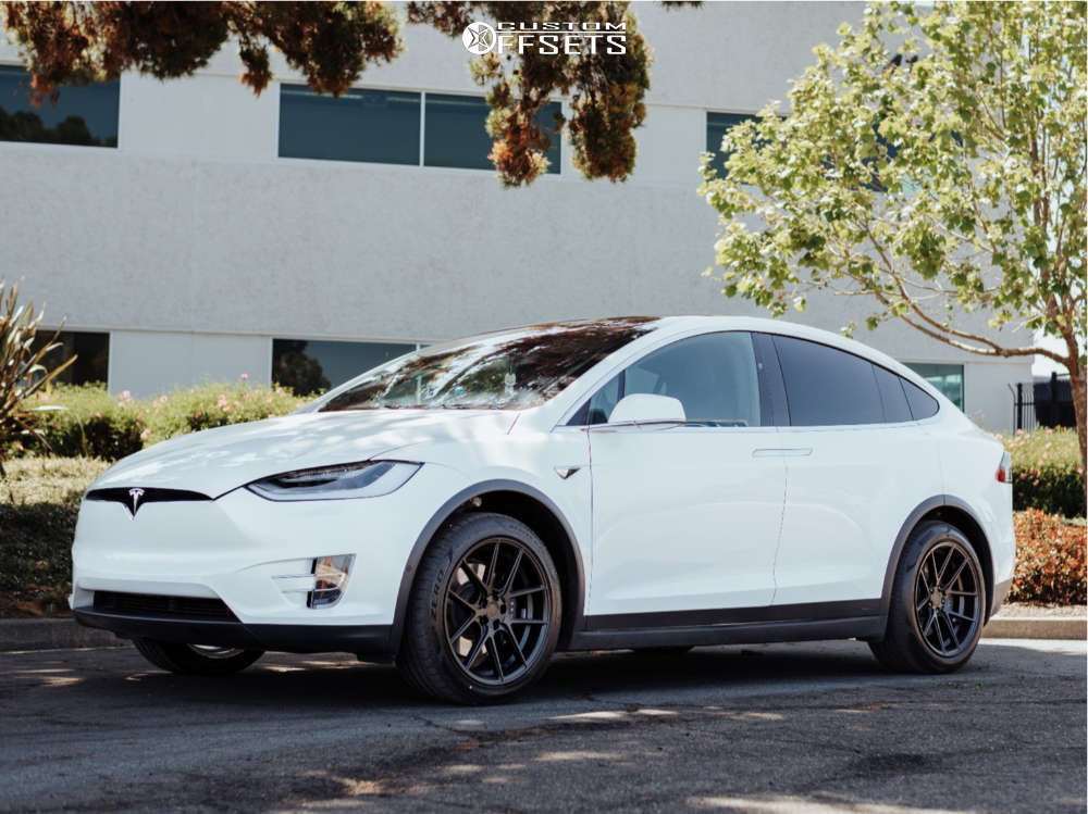 2020 Tesla X with 20x9 30 Aodhan Aff3 and 265/45R20 Michelin Pilot ...