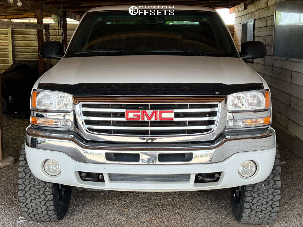 2003 GMC Sierra 1500 with 20x10 -19 Hardrock BloodShot Xposed and 275 ...