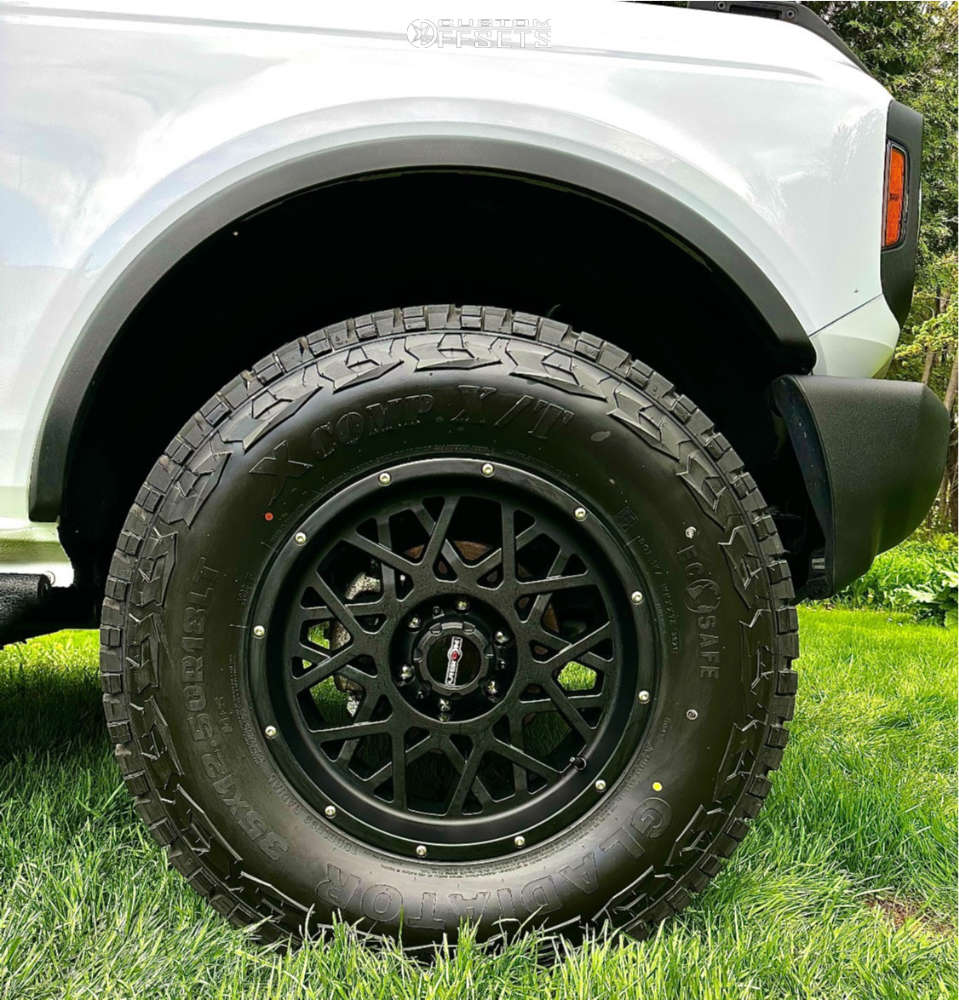 2022 Ford Bronco with 18x9 -18 Vision Rocker and 35/12.5R18 Gladiator ...