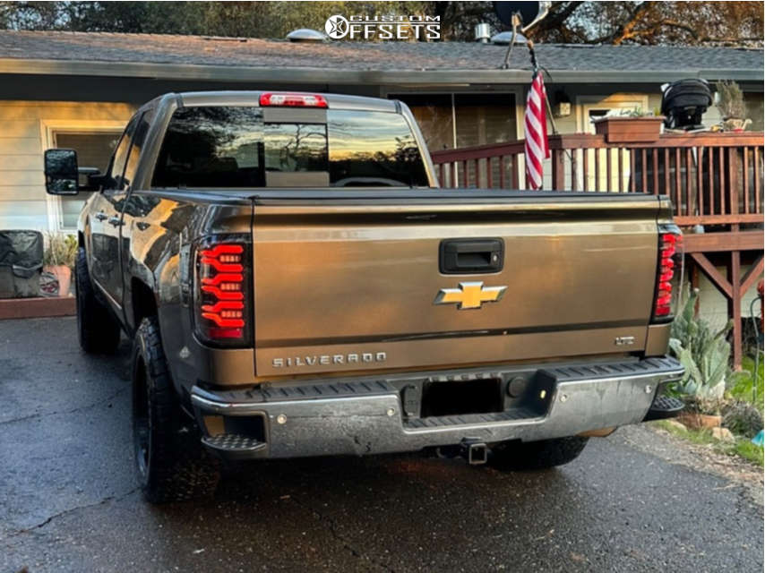 2015 Chevrolet Silverado 1500 with 20x10 -18 Fuel Clash and 285/60R20 ...