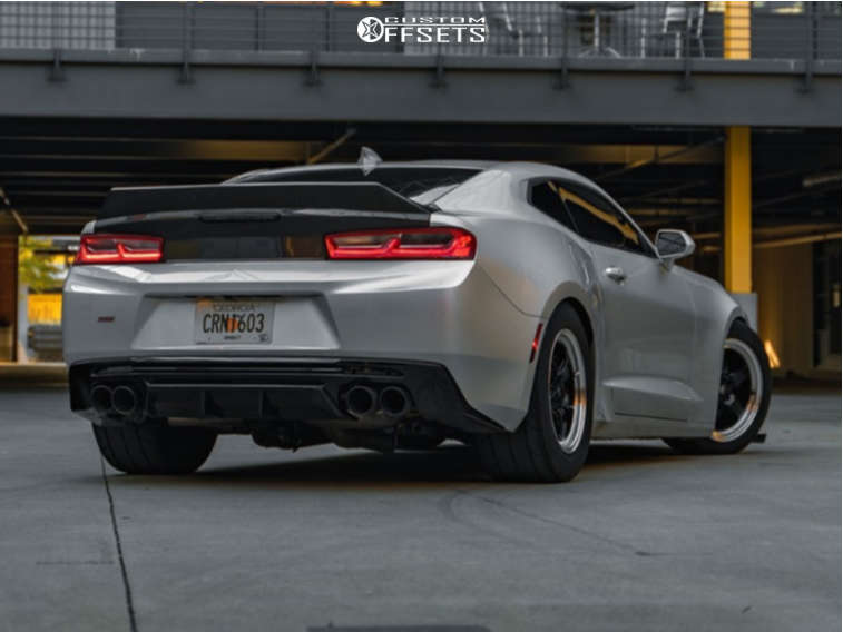 2017 Chevrolet Camaro with 18x8 15 Forgestar D5 Drag and 245/35R18 ...