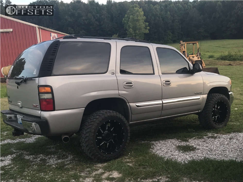 2004 GMC Yukon with 20x10 -25 Gear Off-Road Kickstand and 33/12.5R20 ...