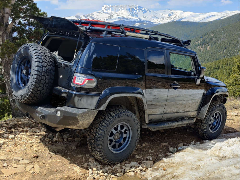 2014 Toyota FJ Cruiser with 17x8.5 0 Method Mr701 and 295/70R17 Mickey ...