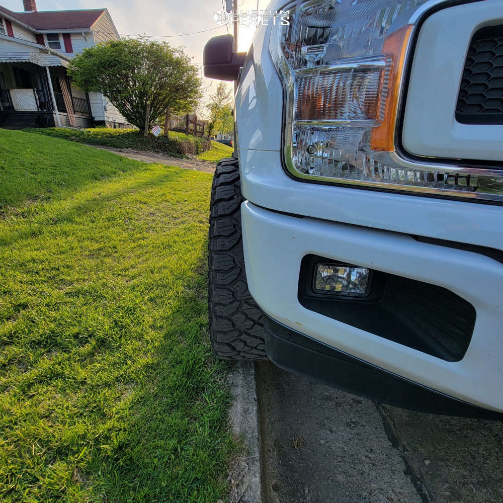 2018 Ford F-150 with 20x10 -24 Icon Alloys Bandit and 285/55R20 Kenda ...