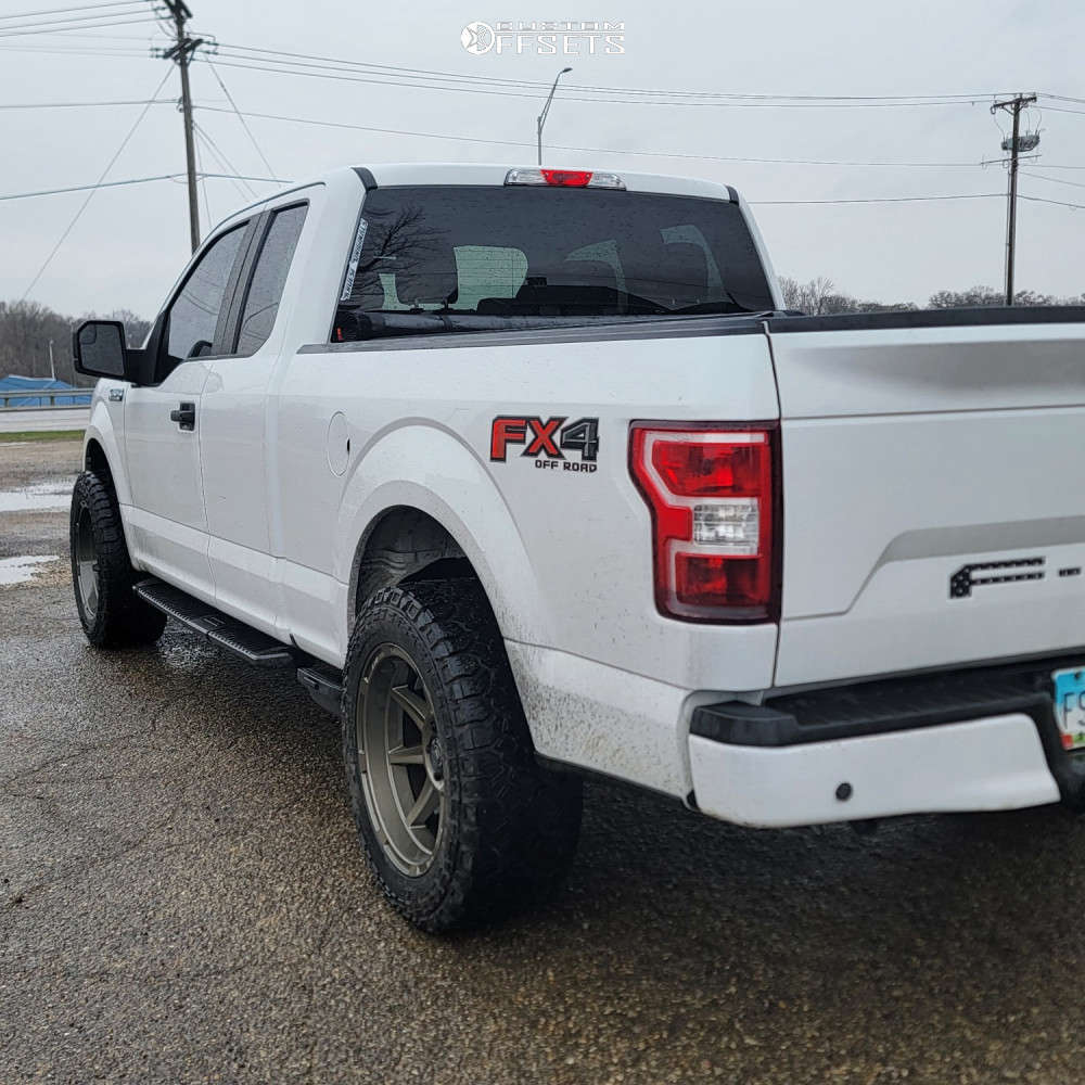 2018 Ford F-150 with 20x10 -24 Icon Alloys Bandit and 285/55R20 Kenda ...