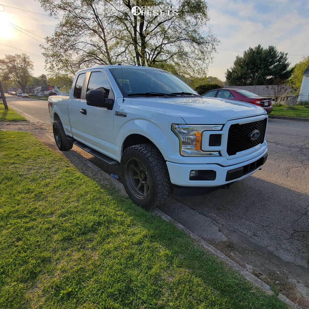 2018 Ford F-150 with 20x10 -24 Icon Alloys Bandit and 285/55R20 Kenda ...