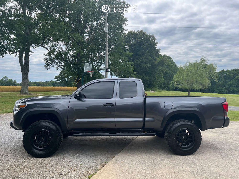 2021 Toyota Tacoma with 17x8.5 0 Method Mr305 and 285/70R17 Toyo Tires ...
