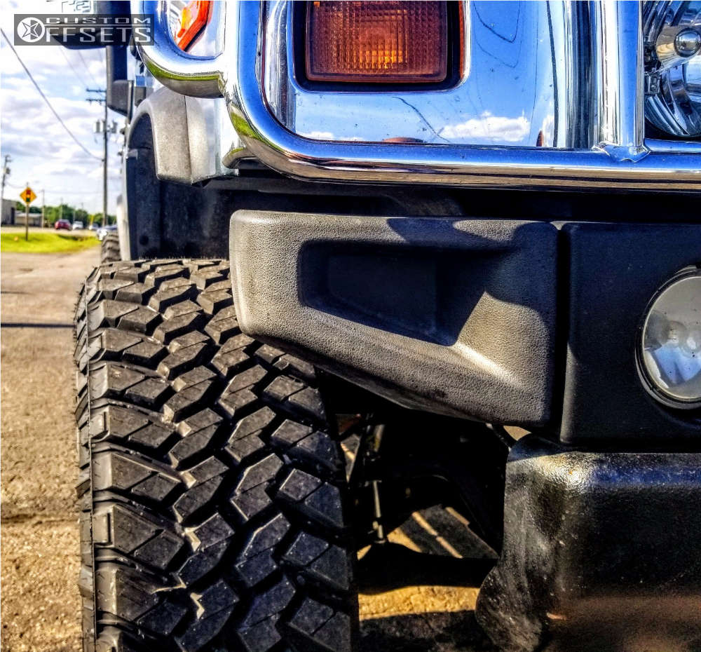 2006 HUMMER H2 with 22x12 -45 Tuff T12 and 37/13.5R22 Nitto Trail ...