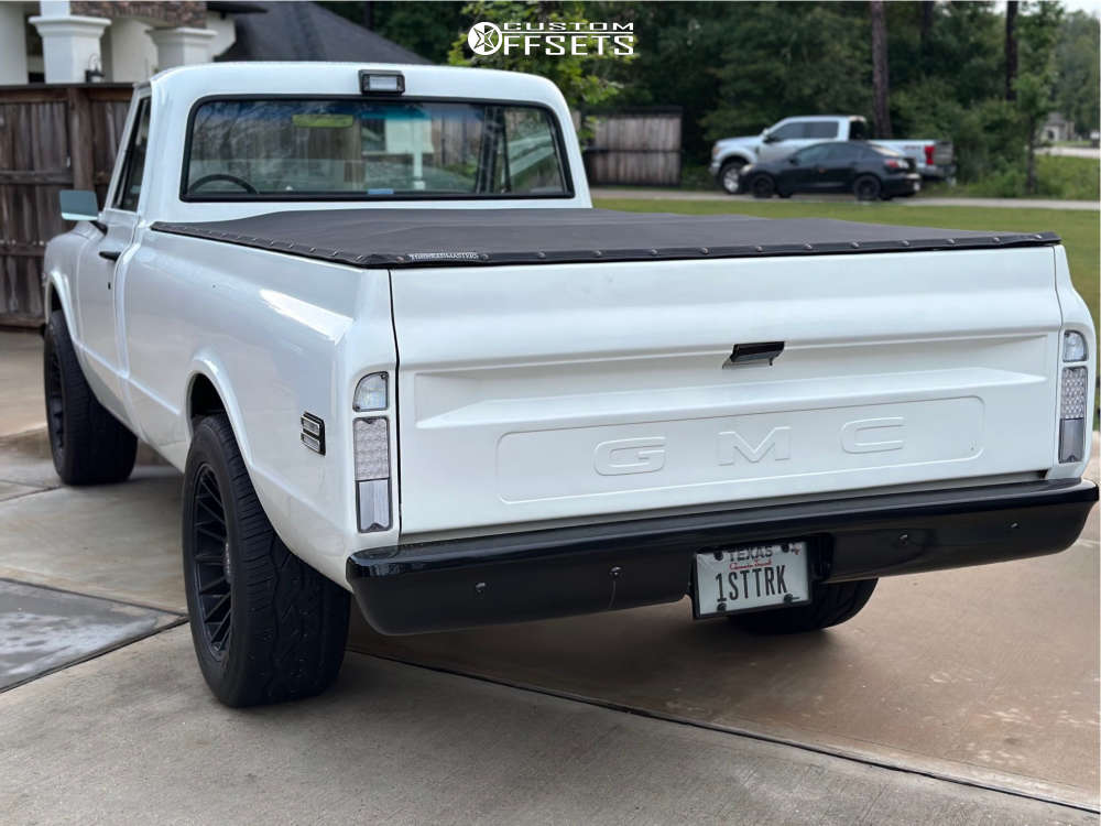 1971 Chevrolet C20 Pickup with 20x10 -18 Moto Metal Mo807 and 305/55R20 ...