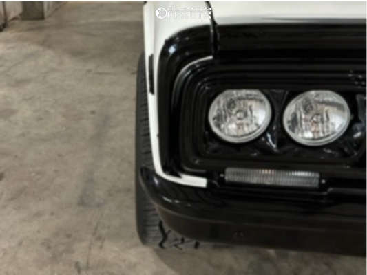 1971 Chevrolet C20 Pickup with 20x10 -18 Moto Metal Mo807 and 305/55R20 ...