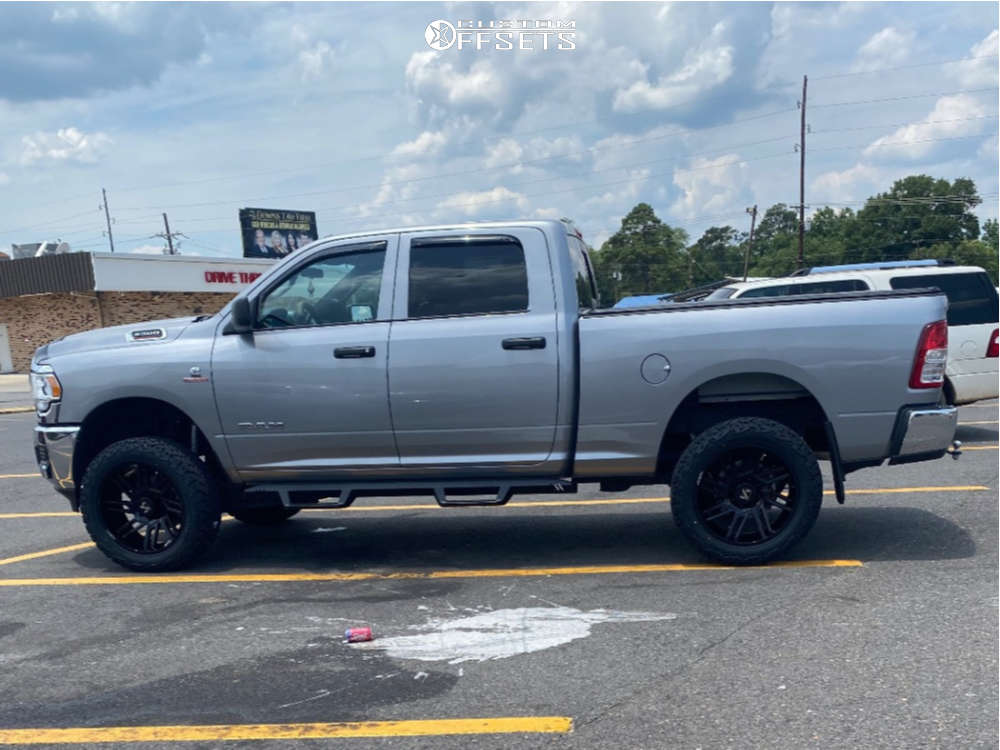 2022 Ram 2500 with 22x10 -25 ARKON OFF-ROAD Davinci and 35/12.5R22 ...