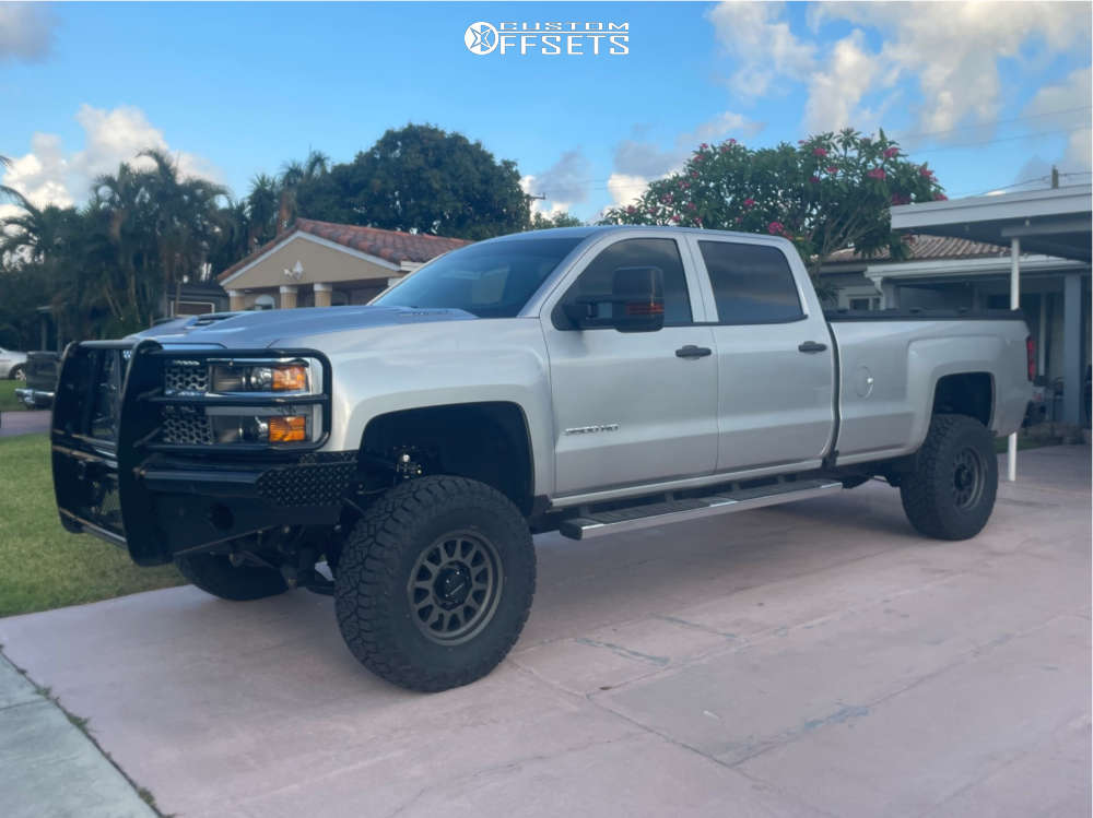 2019 Chevrolet Silverado 3500 HD with 17x9 18 Method Mr704 Hd and 35/12 ...