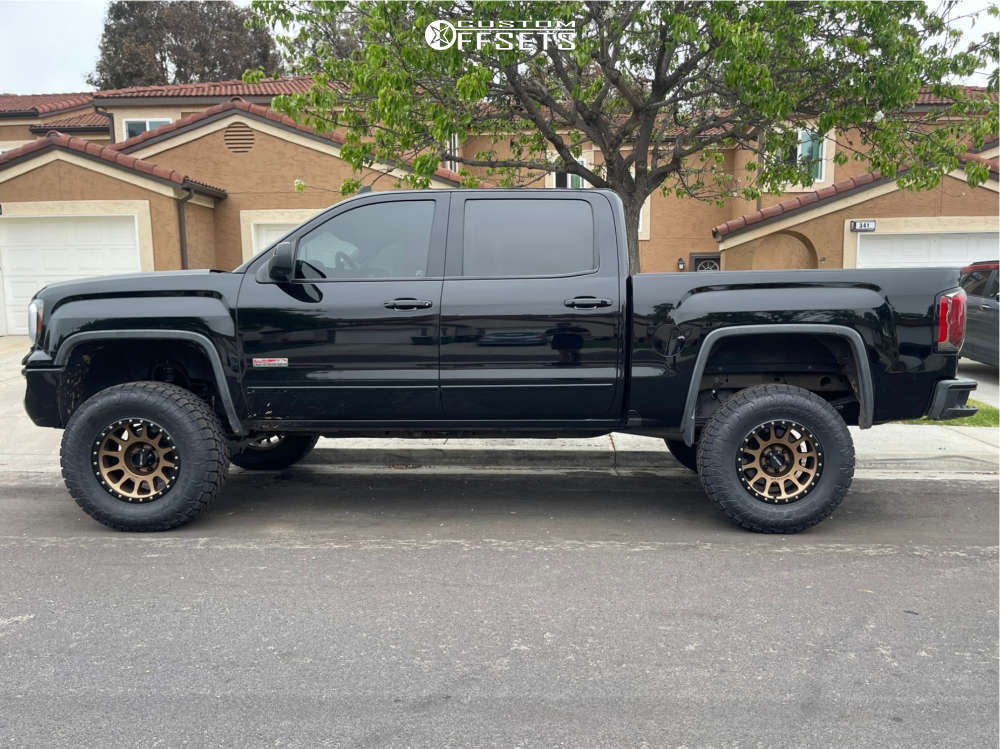 2017 GMC Sierra 1500 with 18x9 -12 Method Mr305 and 35/12.5R18 Toyo ...