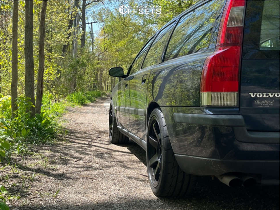 2004 Volvo V70 with 18x8.5 35 MST Mt01 and 255/35R18 Firestone Firehawk ...