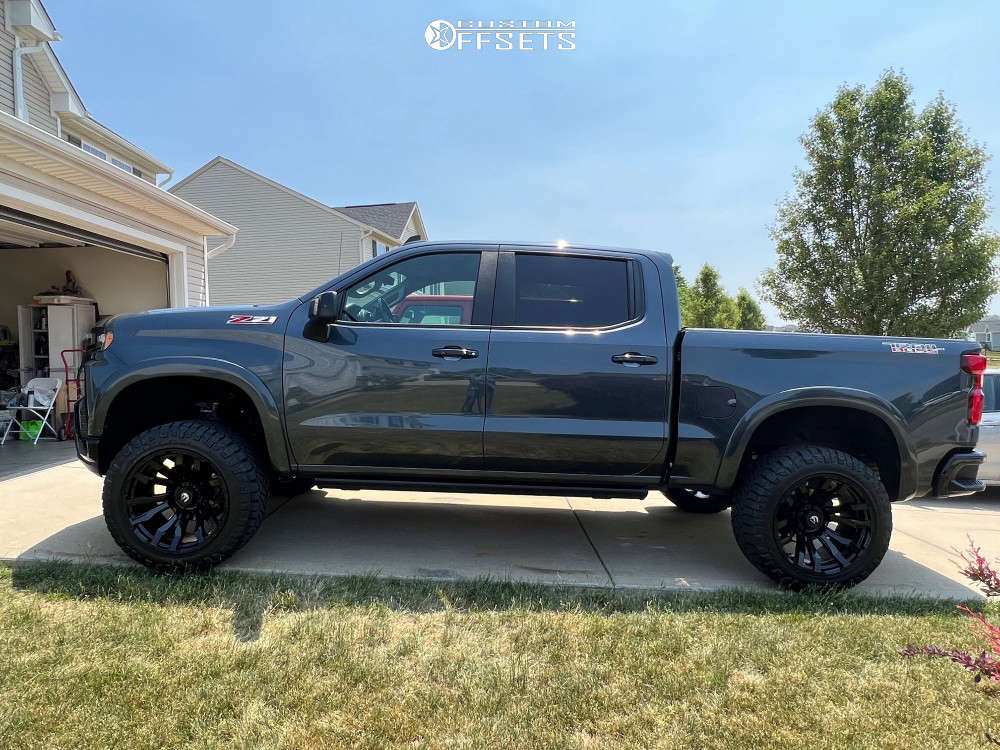 2021 Chevrolet Silverado 1500 with 22x12 -44 Fuel Blitz and 35/12.5R22 ...