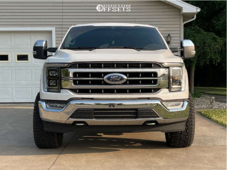 2021 Ford F-150 with 20x10 -19 Hostile Sprocket and 33/12.5R20 Radar ...