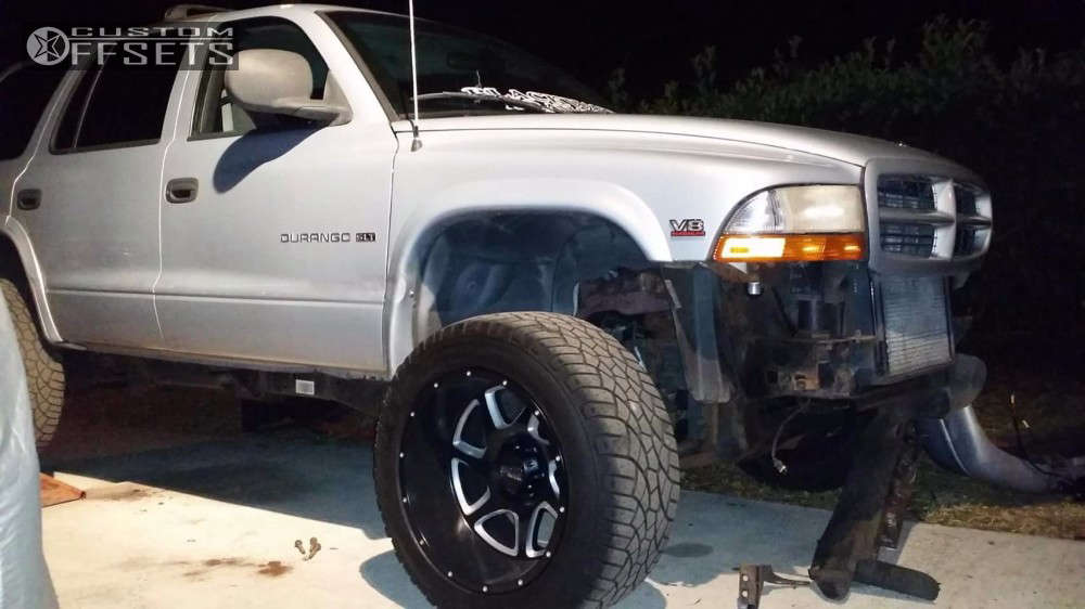 2000 Dodge Durango with 20x12 -44 Moto Metal Mo976 and 305/50R20 Cooper ...