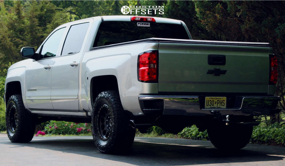 2017 Chevrolet Silverado 1500 with 17x8.5 0 Method MR305 and 33/12.5R17 ...