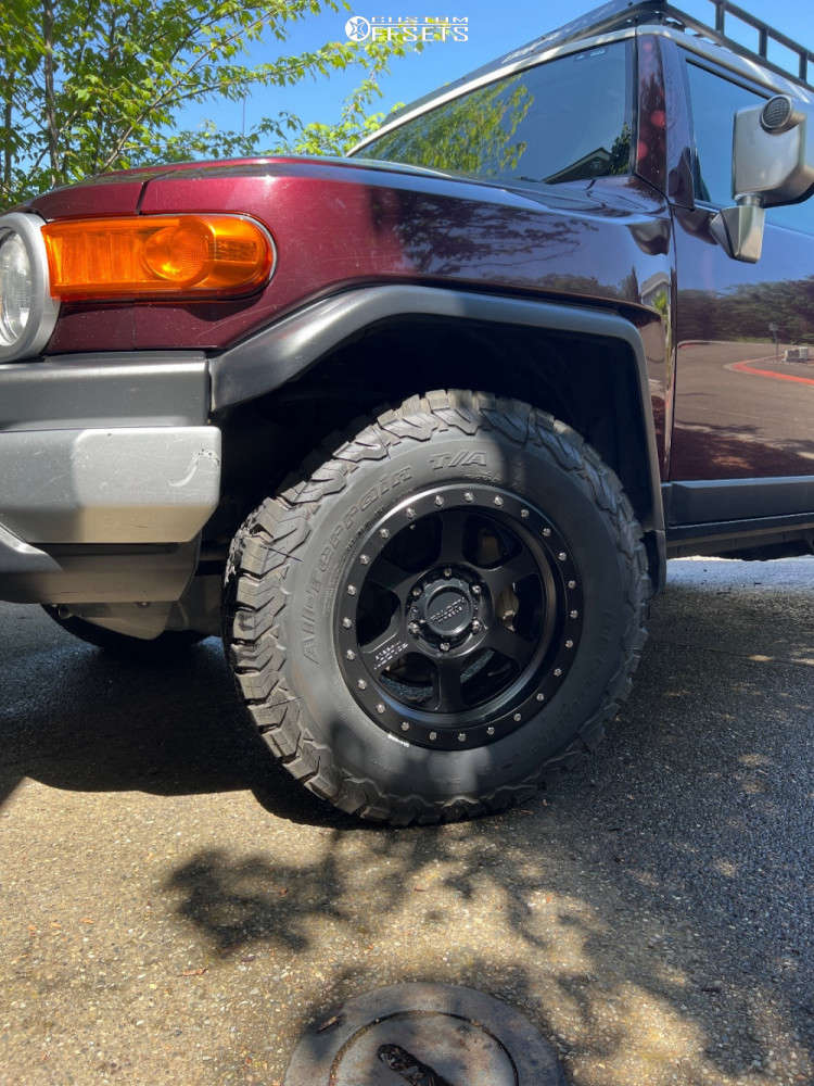 2007 Toyota FJ Cruiser with 17x9 0 Falcon Off-Road T1 and 265/70R17 ...