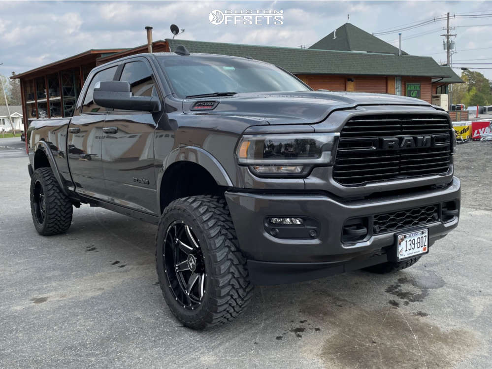 2022 Ram 2500 with 22x10 -25 Hostile Alpha and 325/50R22 Toyo Tires ...