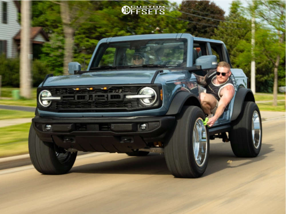 2023 Ford Bronco with 22x12 -44 Hostile Reaper and 35/12.5R22 Radar ...