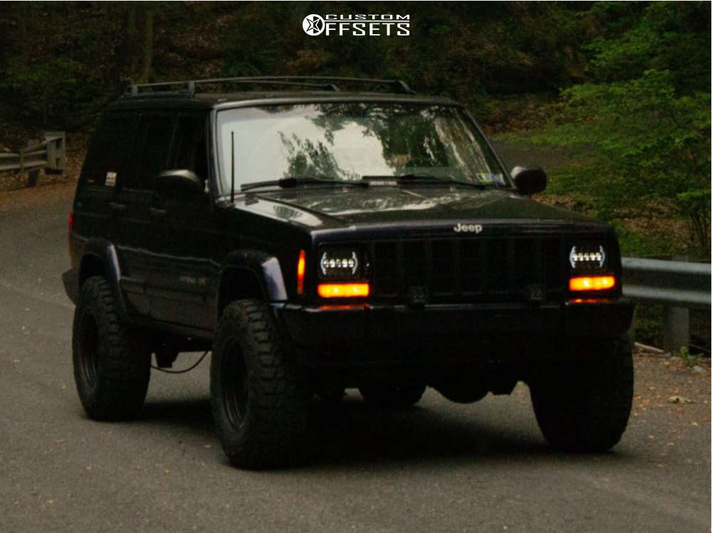 1999 Jeep Cherokee with 15x8 -19 Tactik D Window and 31/10.5R15 ...