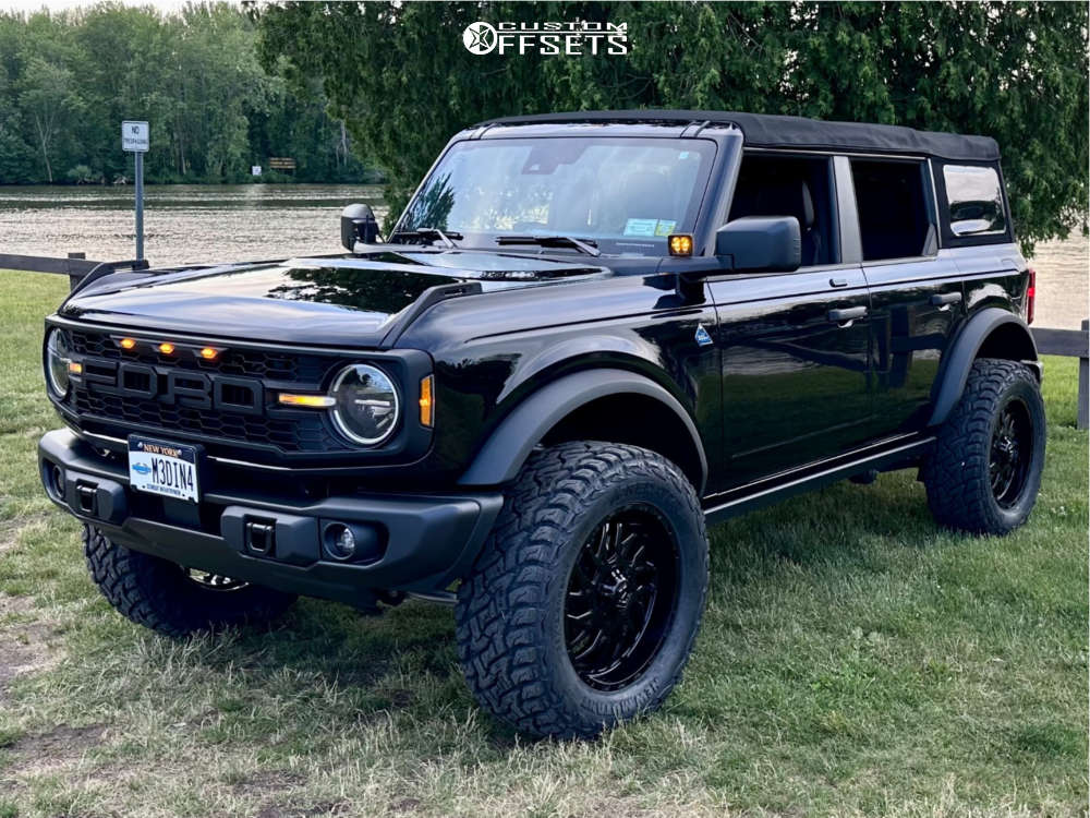2022 Ford Bronco with 20x9 1 TIS 544b and 35/12.5R20 Predator New ...