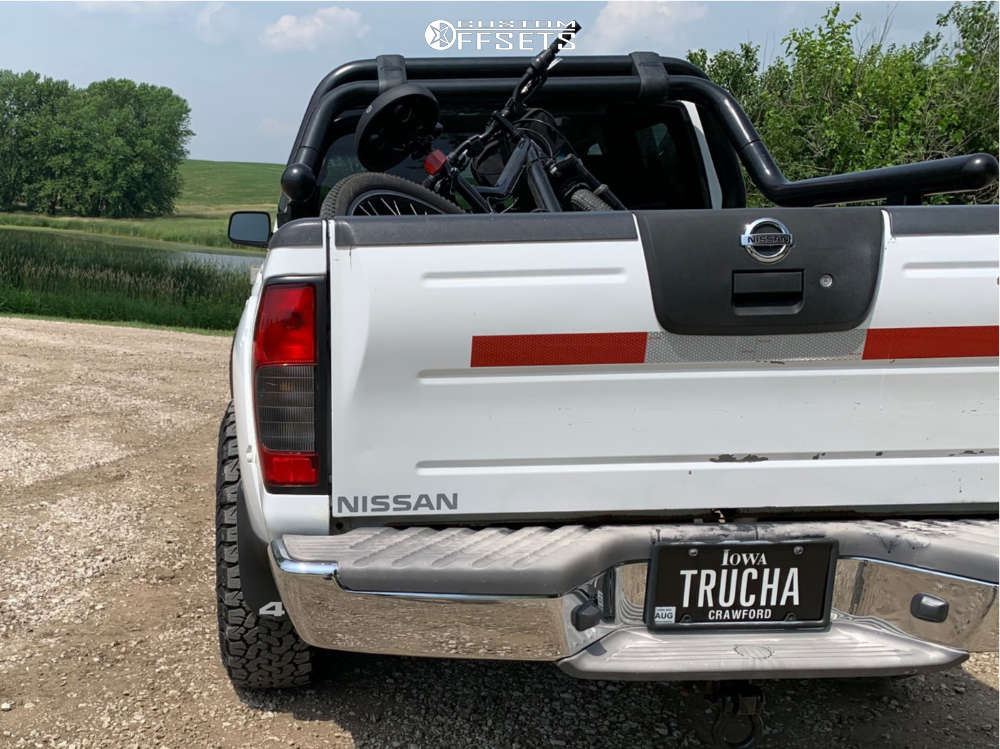 2004 Nissan Frontier with 15x7.5 -12 Vision Manx 2 Overland and 33/10 ...