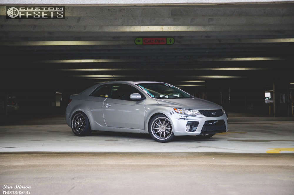 2013 Kia Forte Koup with 18x9.5 15 Aodhan DS02 and 235/40R18 Nankang NS ...