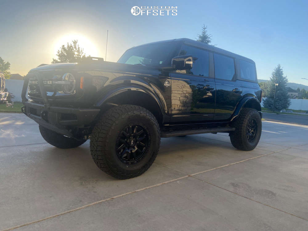2023 Ford Bronco with 18x9 12 G-FX Tr-26 and 295/70R18 Falken WildPeak ...