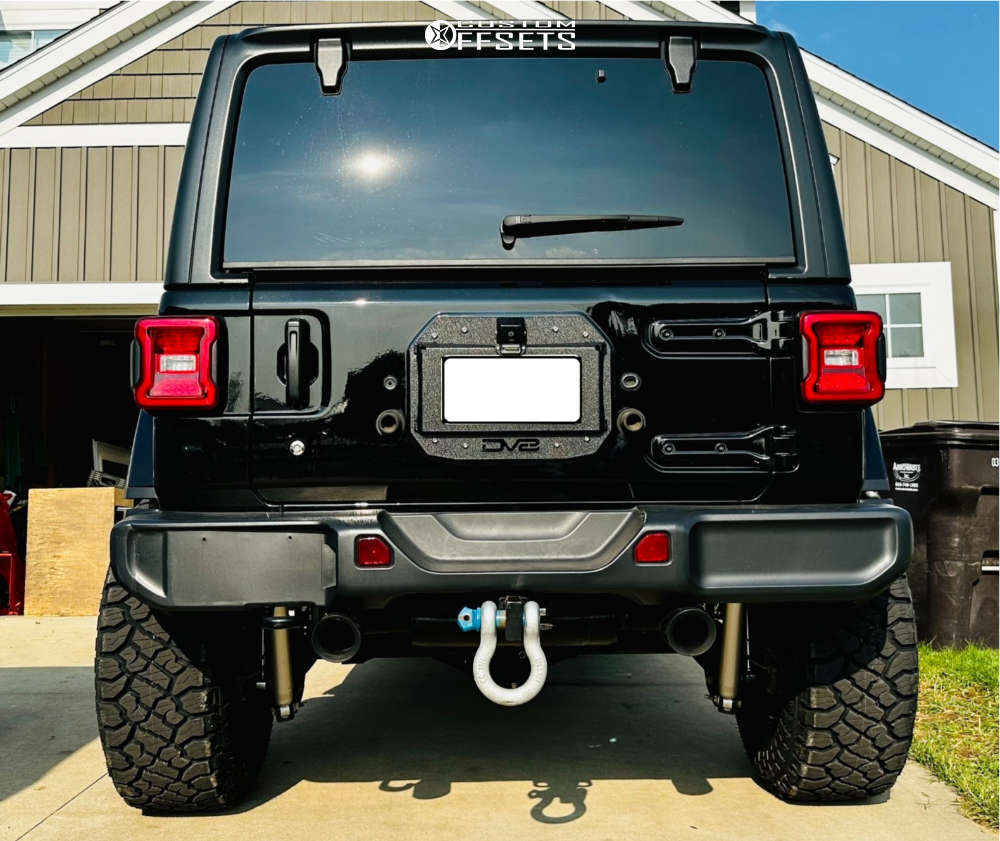 2018 Jeep Wrangler JL with 17x9 -12 Vision Nemesis and 35/12.5R17 Kenda ...