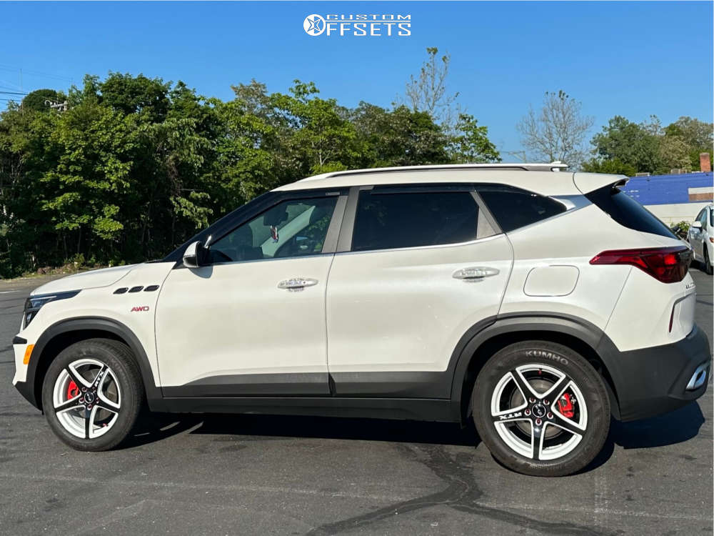 2023 Kia Seltos with 17x7.5 45 RTX R-Spec Illusion and 215/50R17 Kumho ...