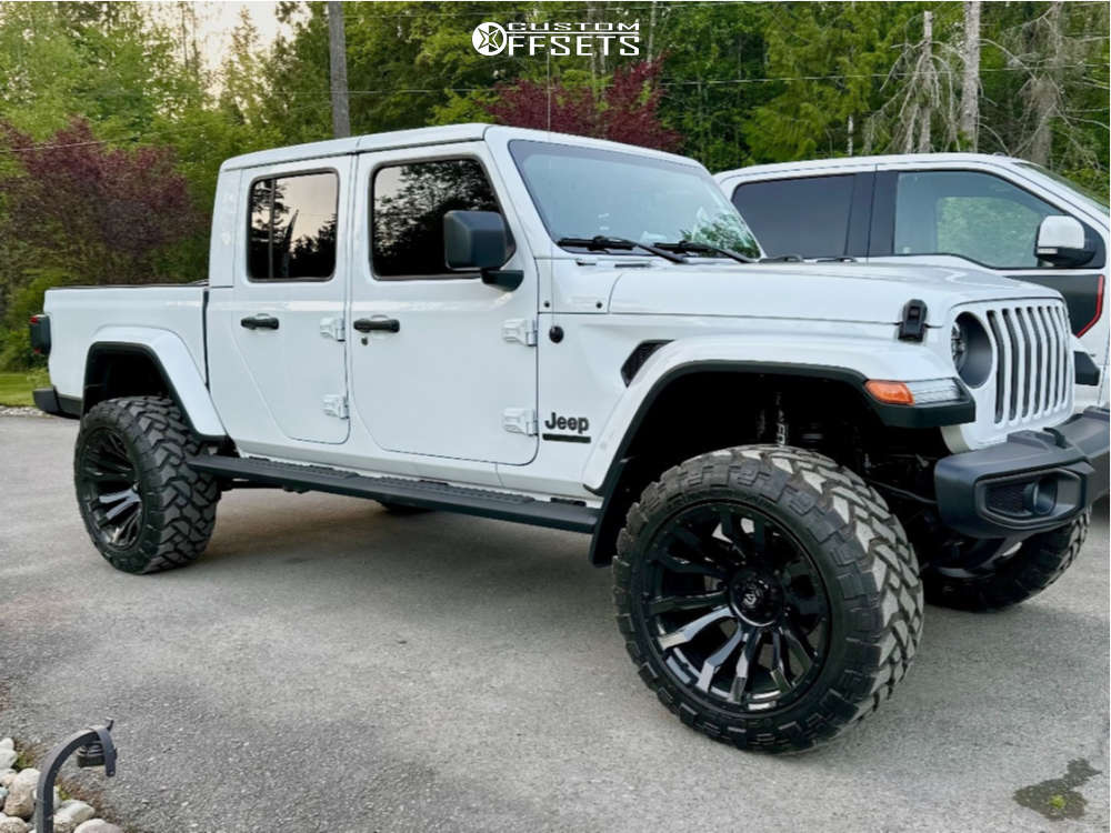 2021 Jeep Gladiator with 22x12 -44 Fuel Blitz and 35/12.5R22 Fuel ...