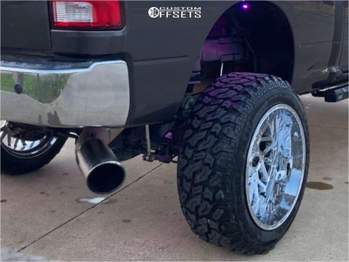 2017 Ram 2500 with 22x12 -51 Vision Brawl and 35/12.5R22 Lanvigator ...